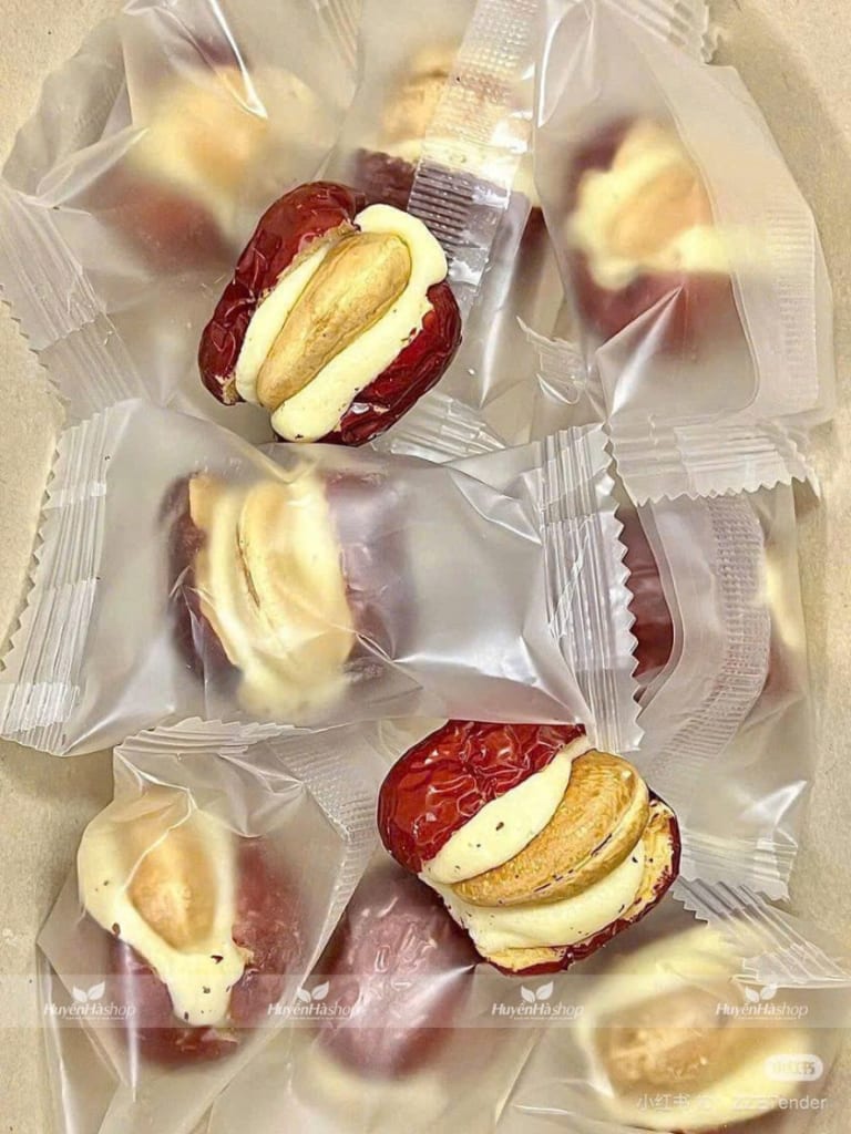 Táo Đỏ Kẹp Sữa Lạc Đà Nhân Hạt Điều Hàng Nội Địa Trung Loại 1